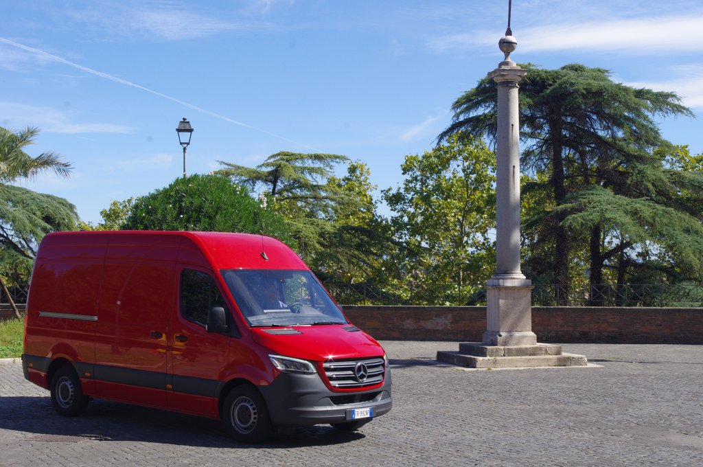 Test drive Mercedes-Benz Sprinter – Camion E Furgoni Mag