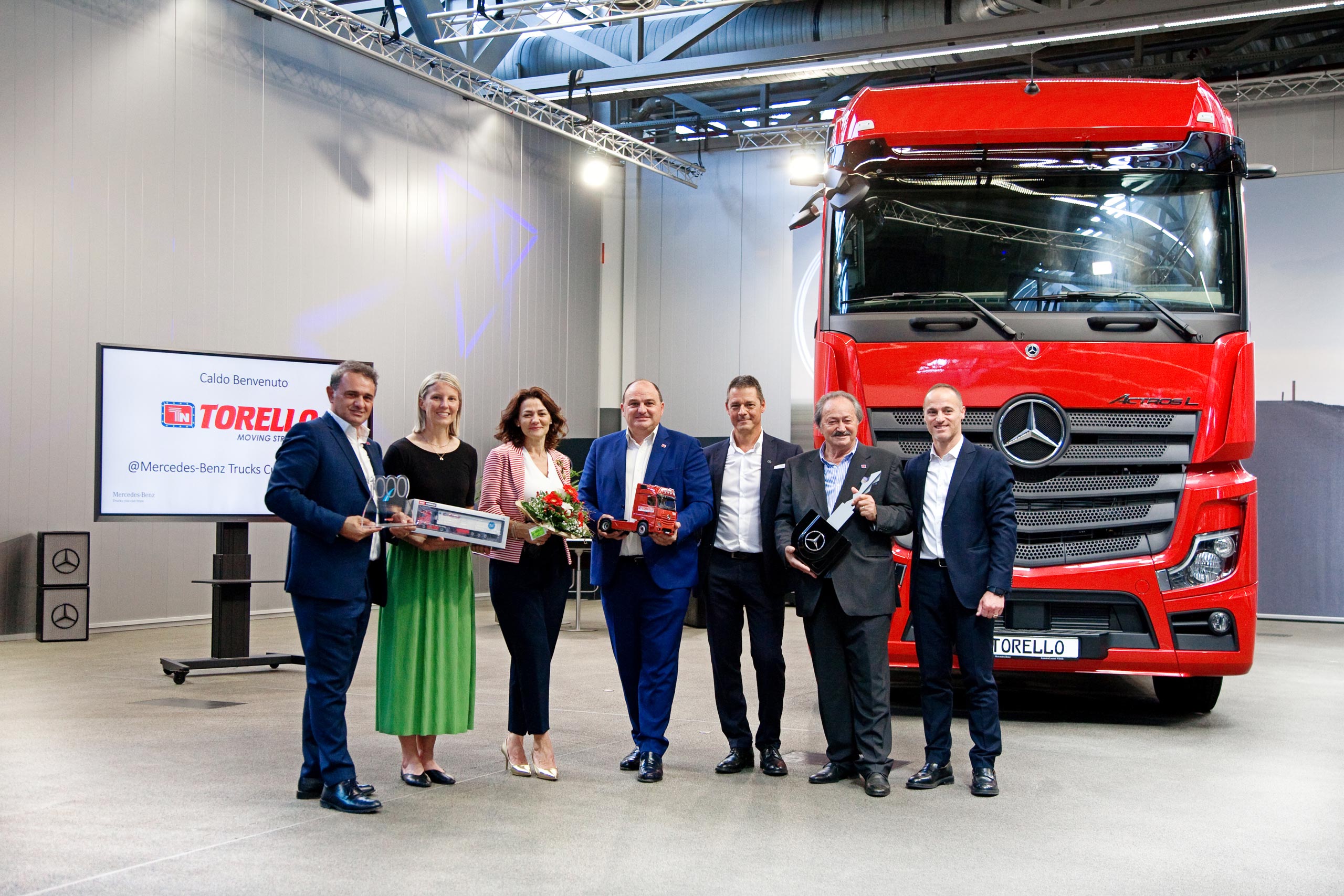 Il Gruppo Torello ritira il Mercedes-Benz Actros n. 1000 – Camion E ...